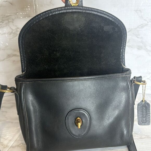 Coach | Bags | Coach Vintage Devon 998 Classic Black Leather Turnlock ...